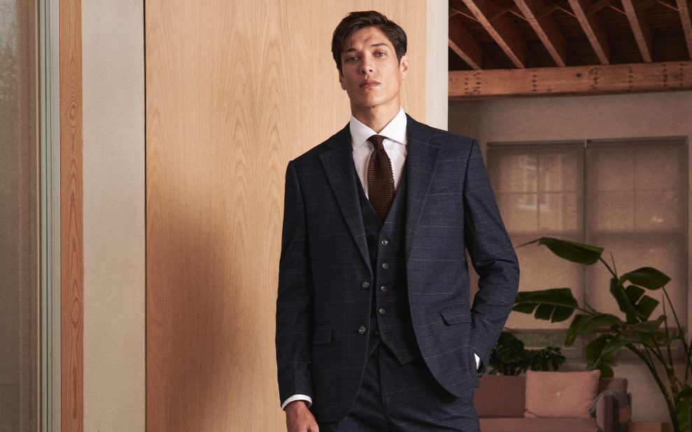 What to wear at work: the business suit